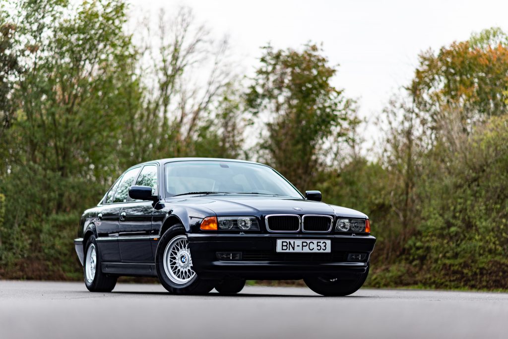 BMW E38 735i - Pure Classics