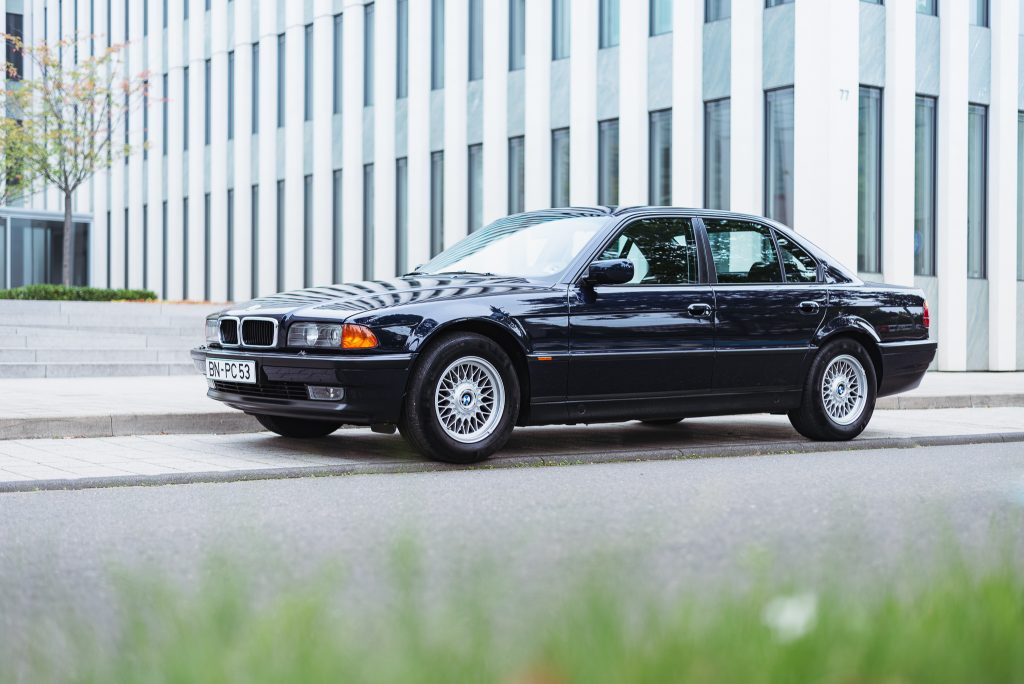BMW E38 735i - Pure Classics