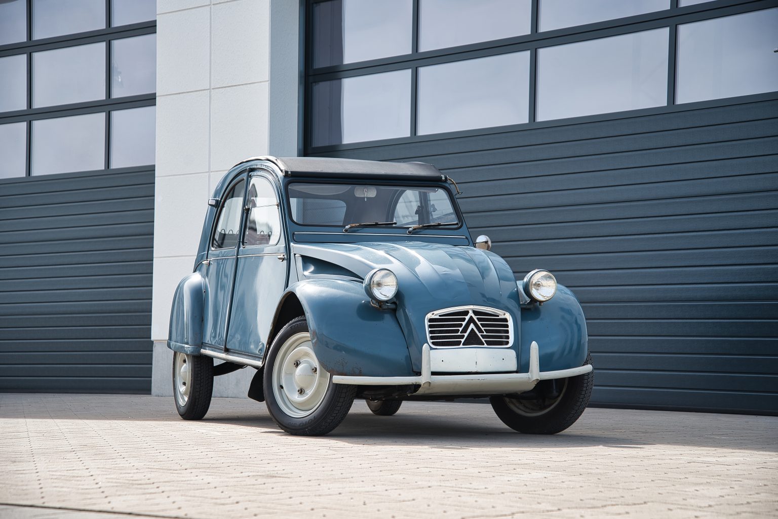 Citroen 2CV - Pure Classics